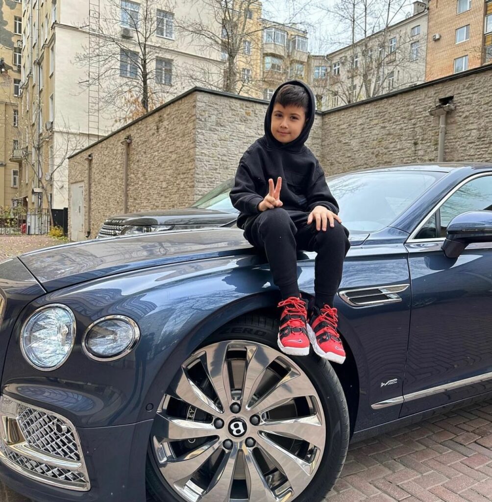 Как живут Rich Russian Kids - дети российских олигархов, политиков и ...